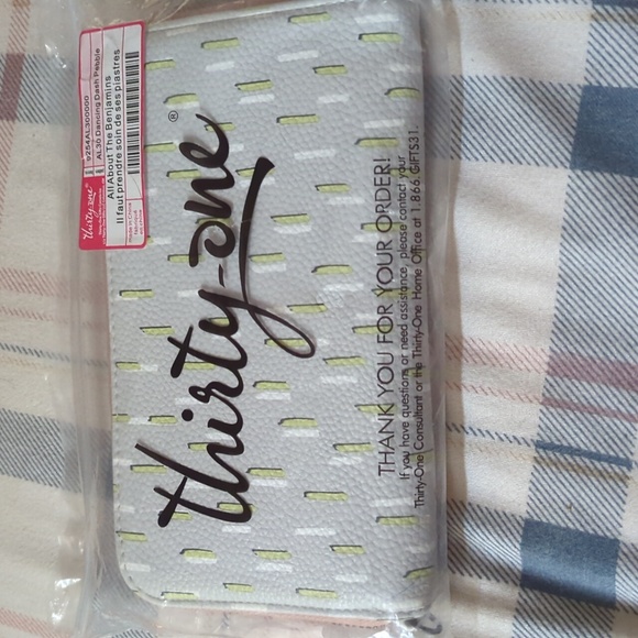 thirty-one | Bags | All About The Benjamins Dancing Dash Pebble Thirty One | Poshmark